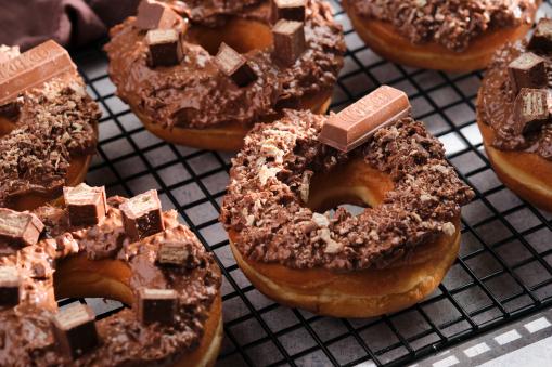 Kitkat Doughnut Recipe | Nestlé Professional